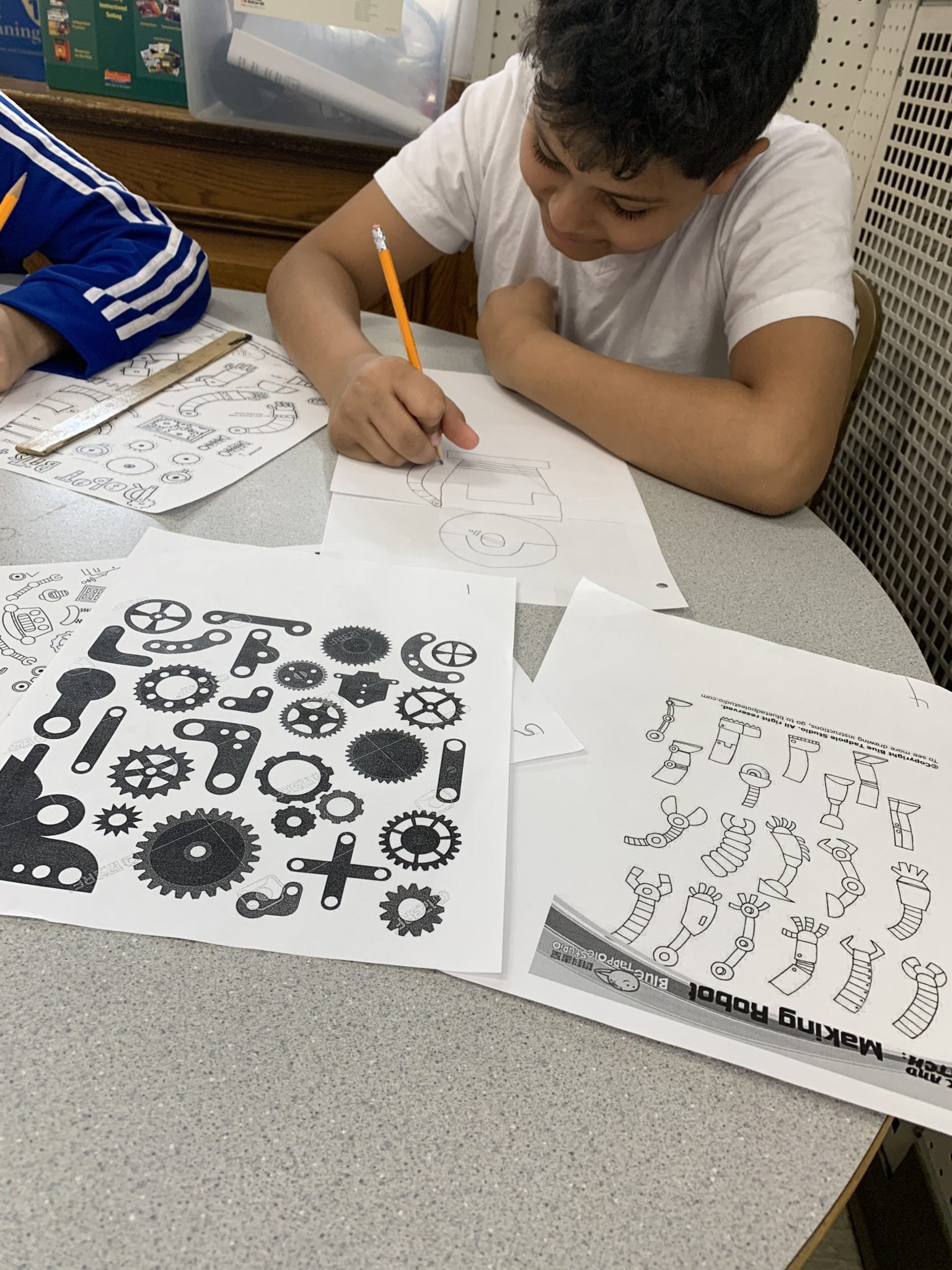 5th Grade Robots! | Maples Elementary K-5 Art Mrs. Briggs